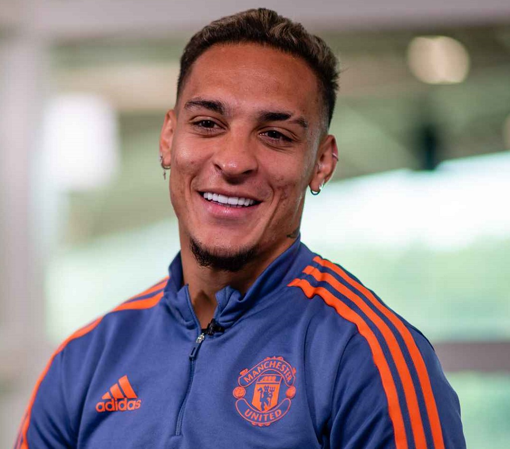 من هو أنثوني دوس سانتوس ؟ – manhowa.com