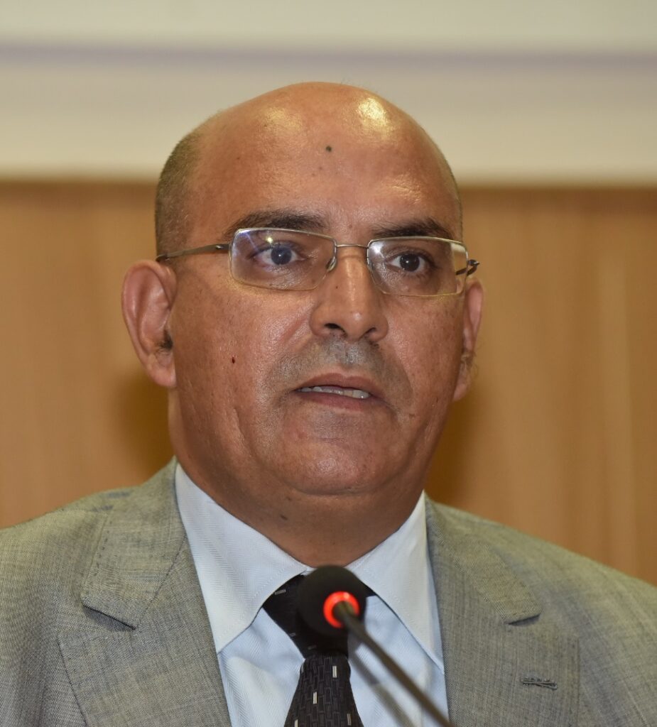 من هو حسن أوريد ؟ – manhowa.com